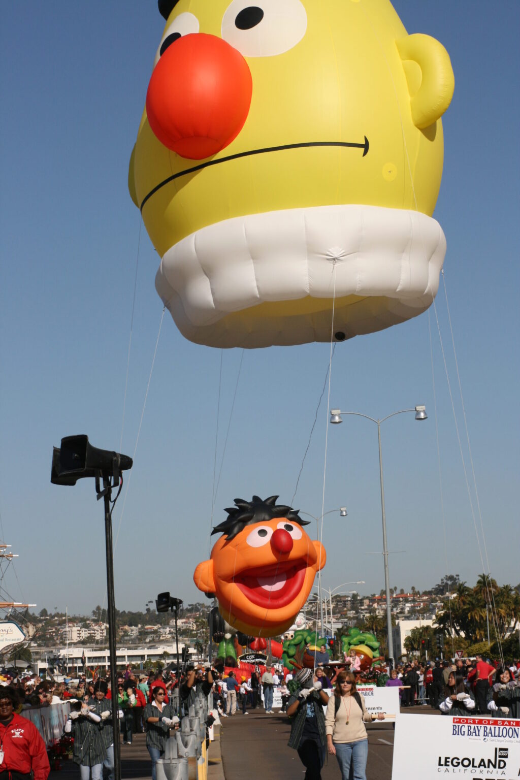 Bert & Ernie Parade Balloon - Fabulous Inflatables, Sesame Street ...