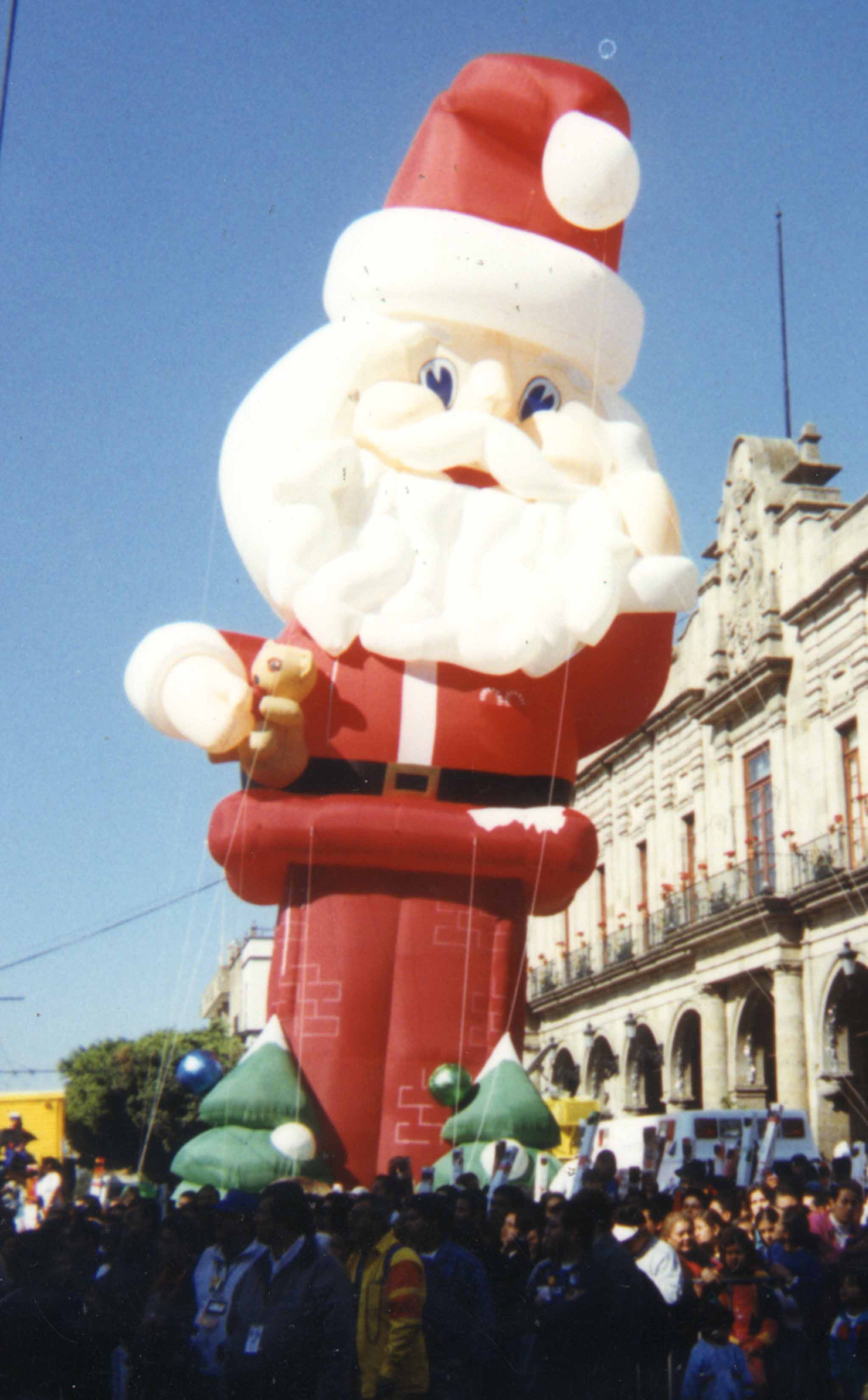 Chimney Santa Parade Balloon, 70' - Fabulous Inflatables