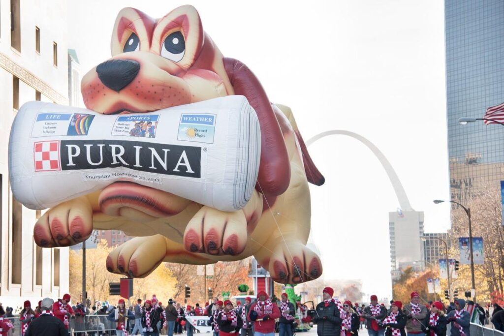 Newspaper Retriever Dog Parade Balloon - Fabulous Inflatables, Helium ...