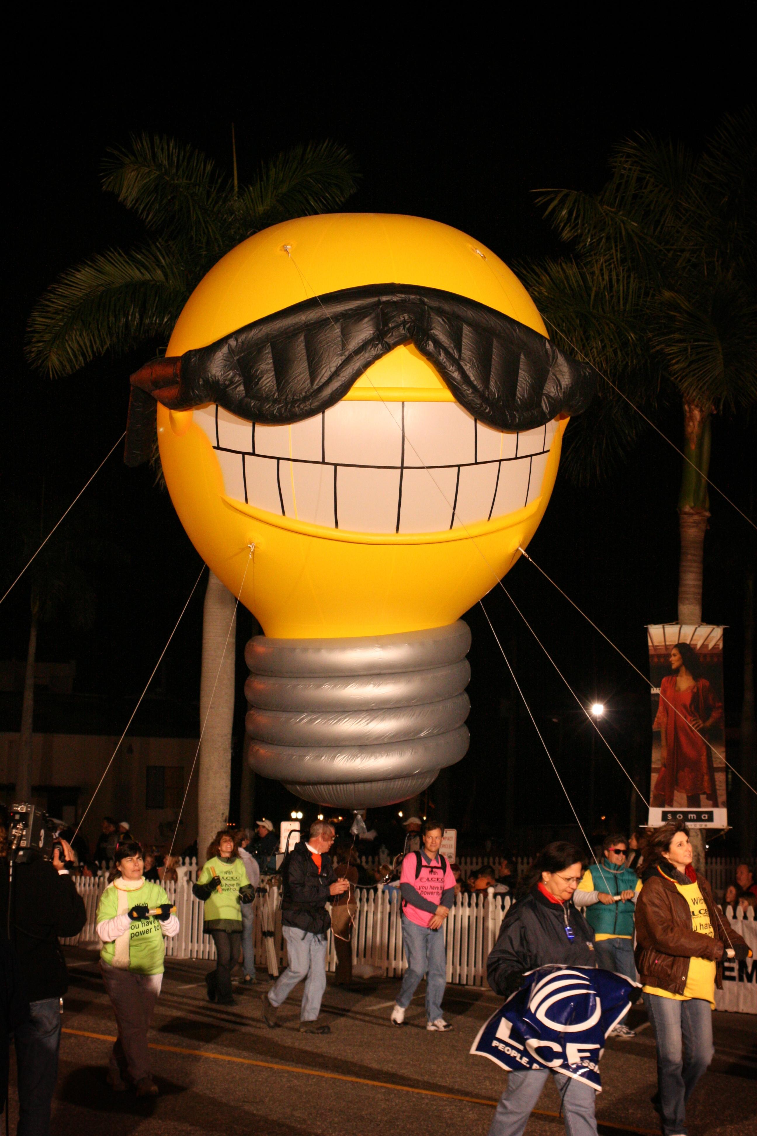 Sunny the Light Bulb Parade Balloon, 15' - Fabulous Inflatables, Energy